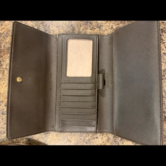 Michael Kors | Bags | Michael Kors Purse Wallet Checkbook Cover Set ...